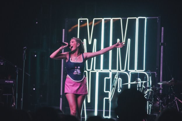 MIMI WEBB HITS THE ROAD WITH TATE MCRAE ON US TOUR! | Hayti - News ...