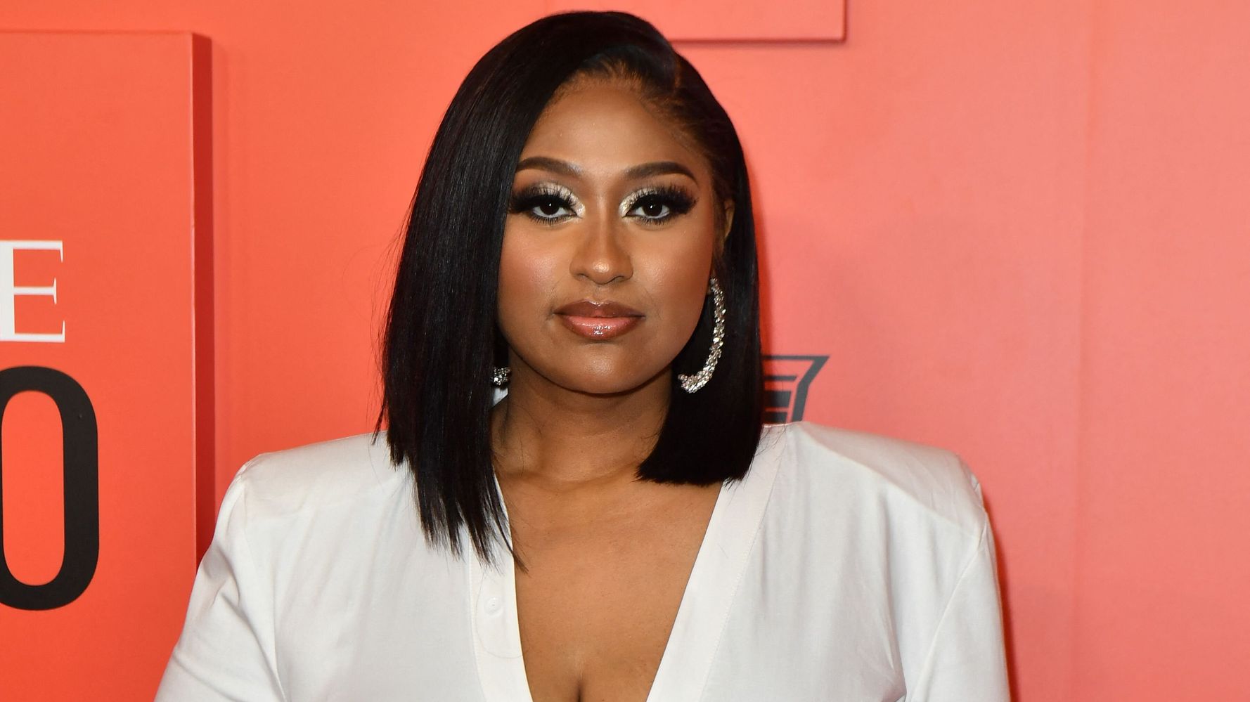Jazmine Sullivan Urges Men To Rally For Abortion Rights In Powerful BET ...