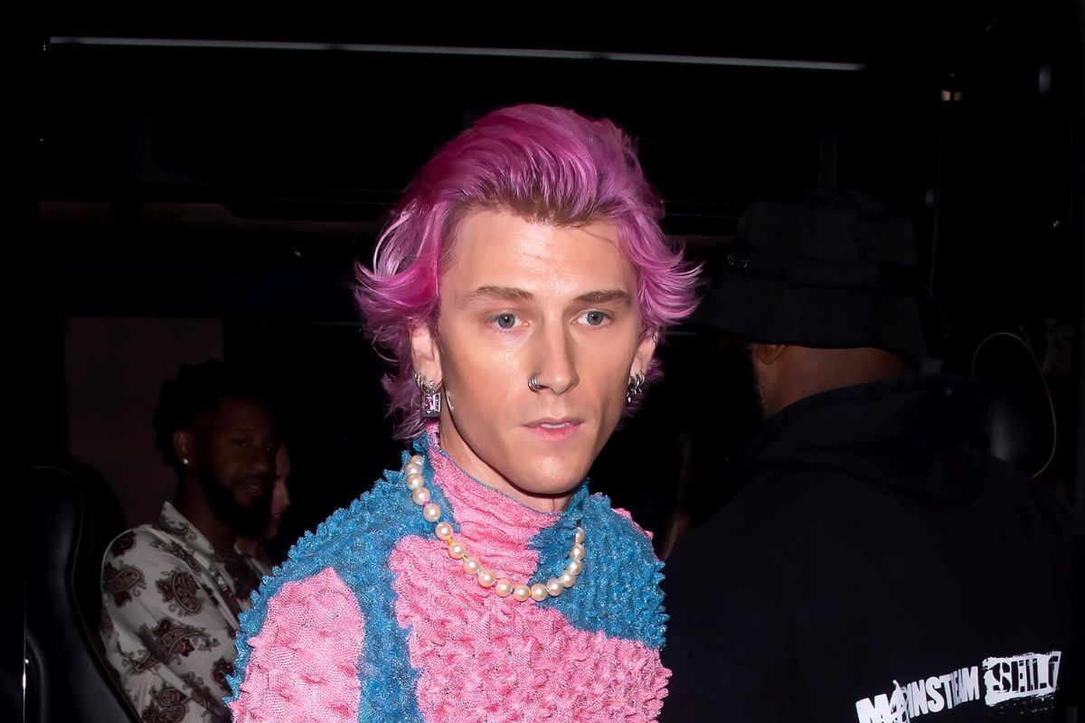 Machine Gun Kelly Explains Why He Put A Loaded Shotgun In His Mouth In ...